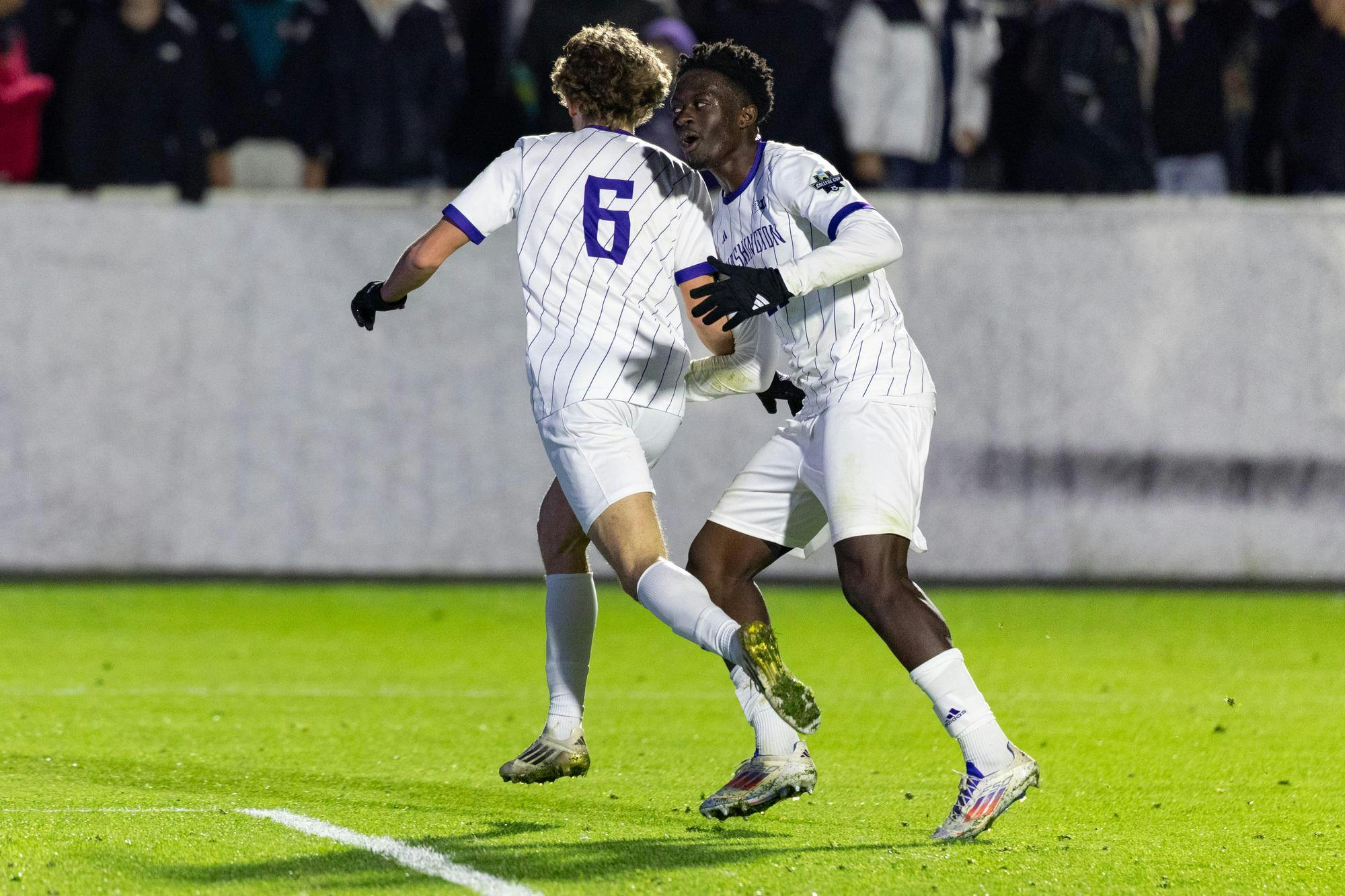 Washington men’s soccer advances to College Cup Final, defeating Furman ...