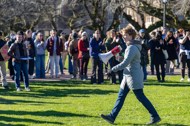 Students protest ICE action in solidarity with Minneapolis, demand UW ...