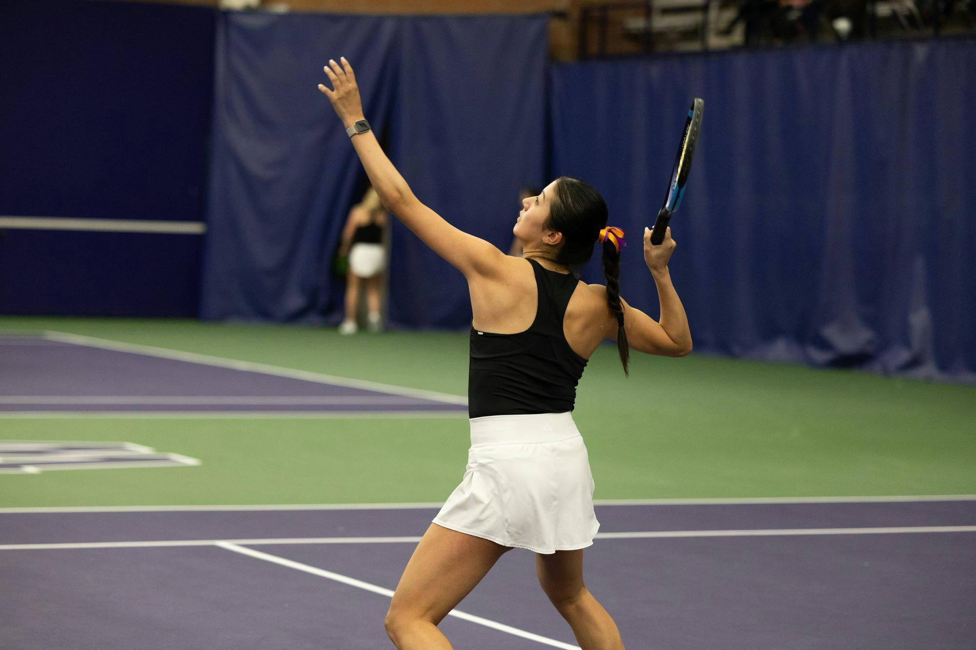 Washington women’s tennis remains undefeated with a 4-0 sweep over ...