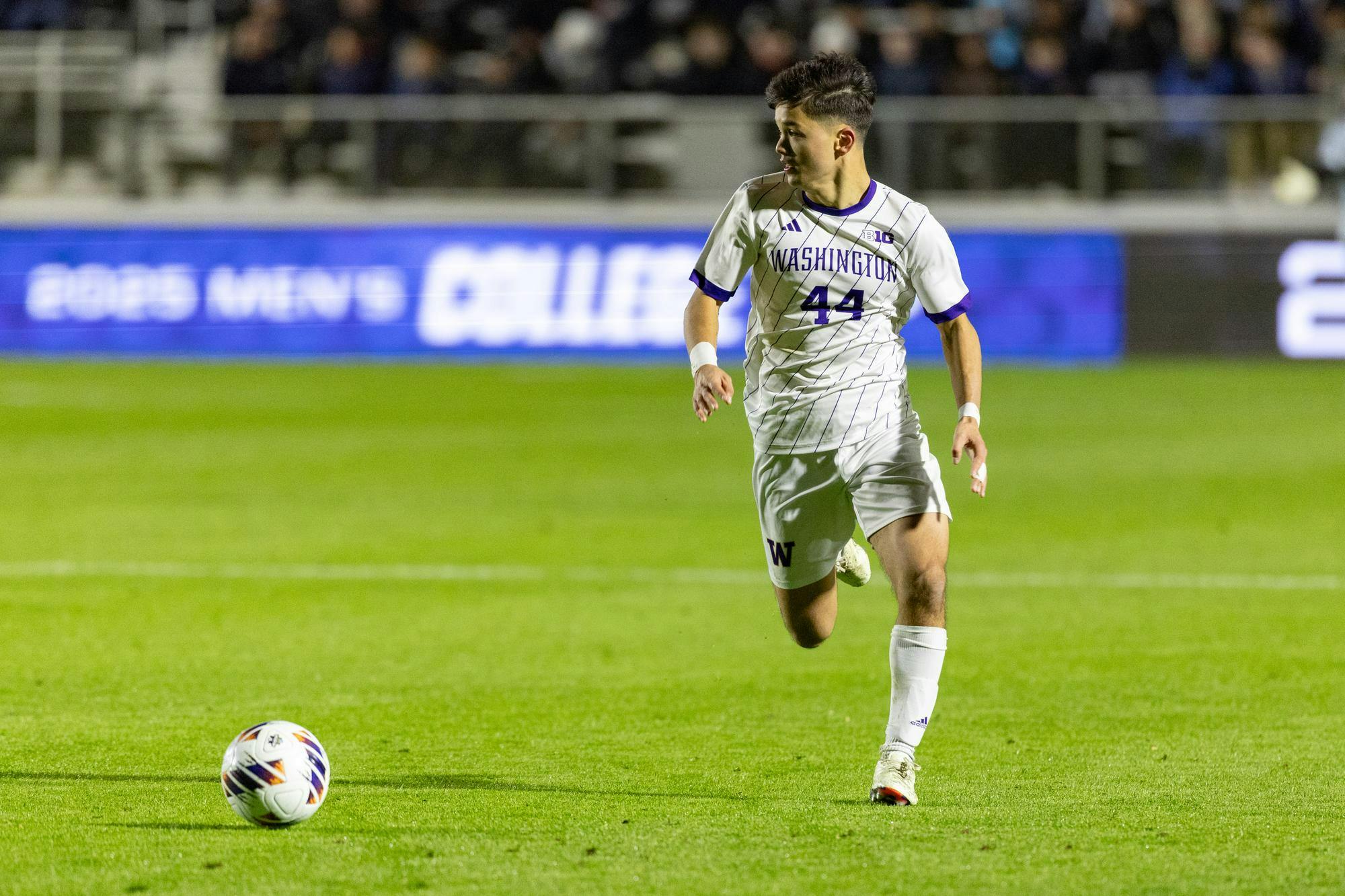 Washington men’s soccer advances to College Cup Final, defeating Furman ...