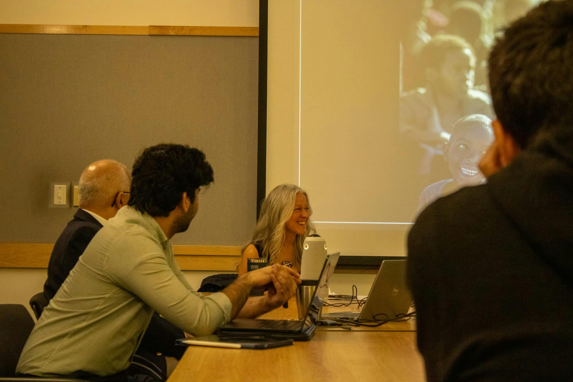 Guest lecturer Amanda Stronza explains how humans can coexist with ...