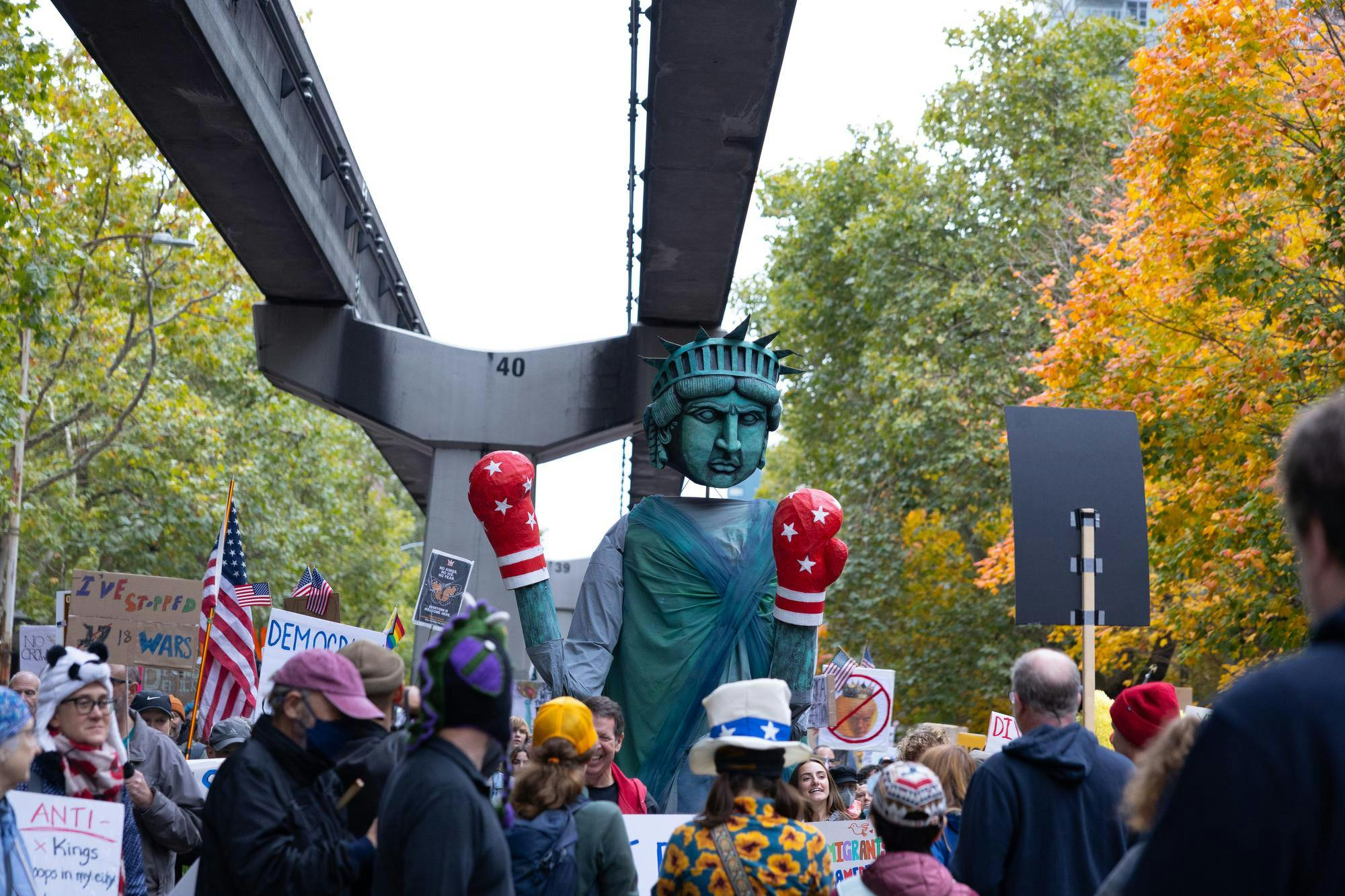 Seattle declares ‘No Kings’ in nationally coordinated protest - The Daily
