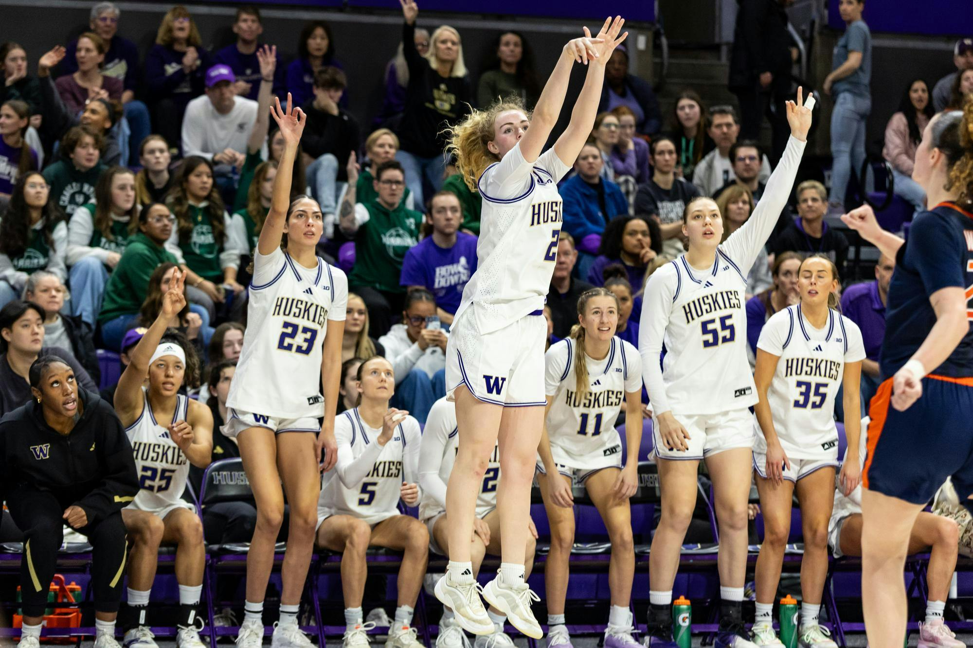 Avery Howell scores 34 as No. 24 Washington knocks off Wisconsin in ...