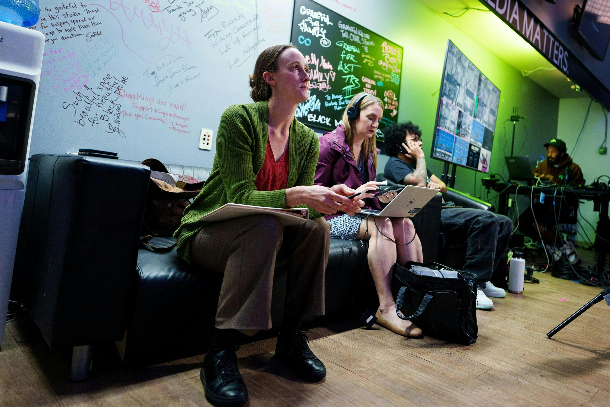 Seattle mayoral candidates face off in debate, discuss public safety ...