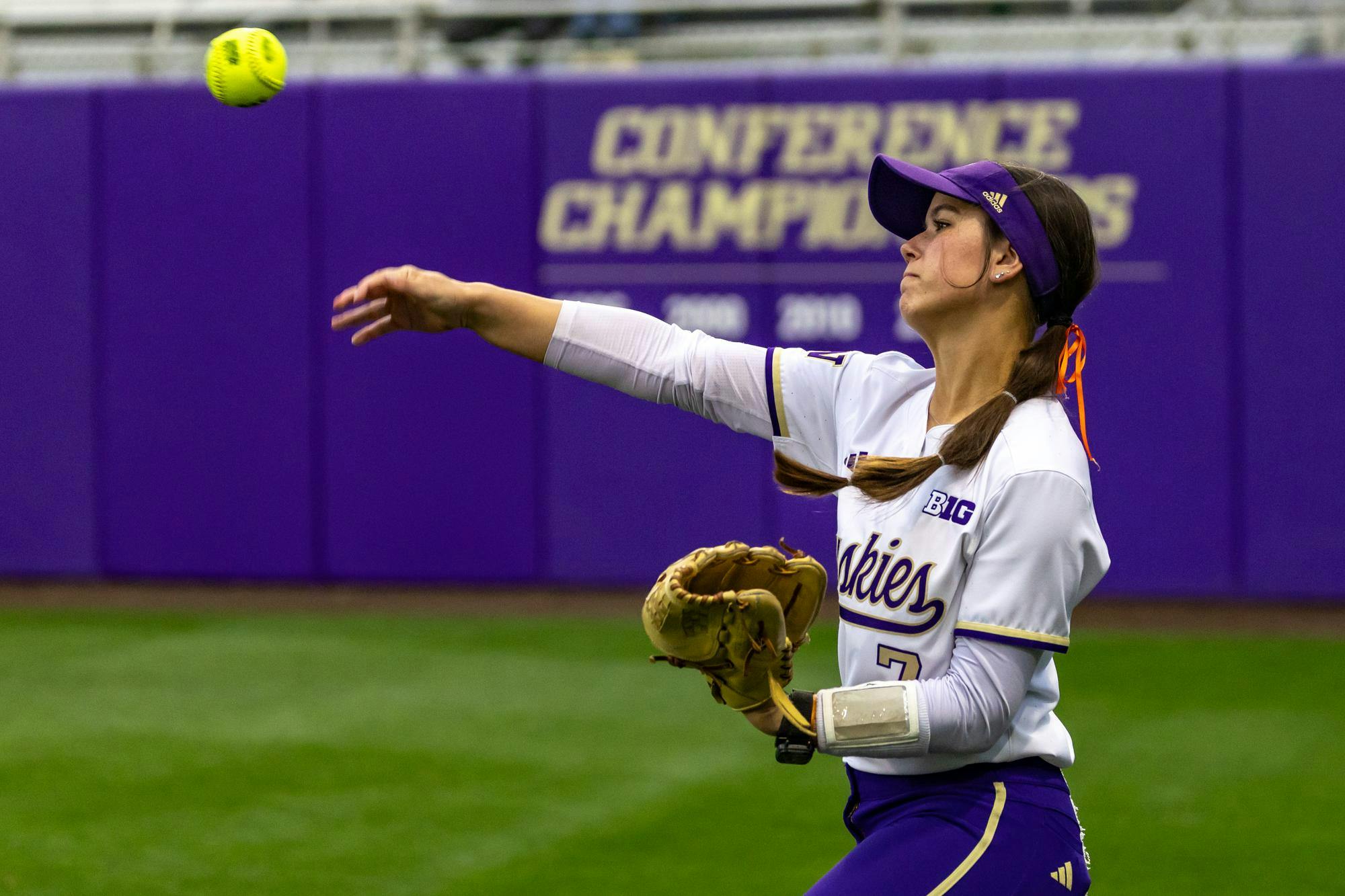 Washington softball hits snag with 1-3 showing in Cardinal Classic ...