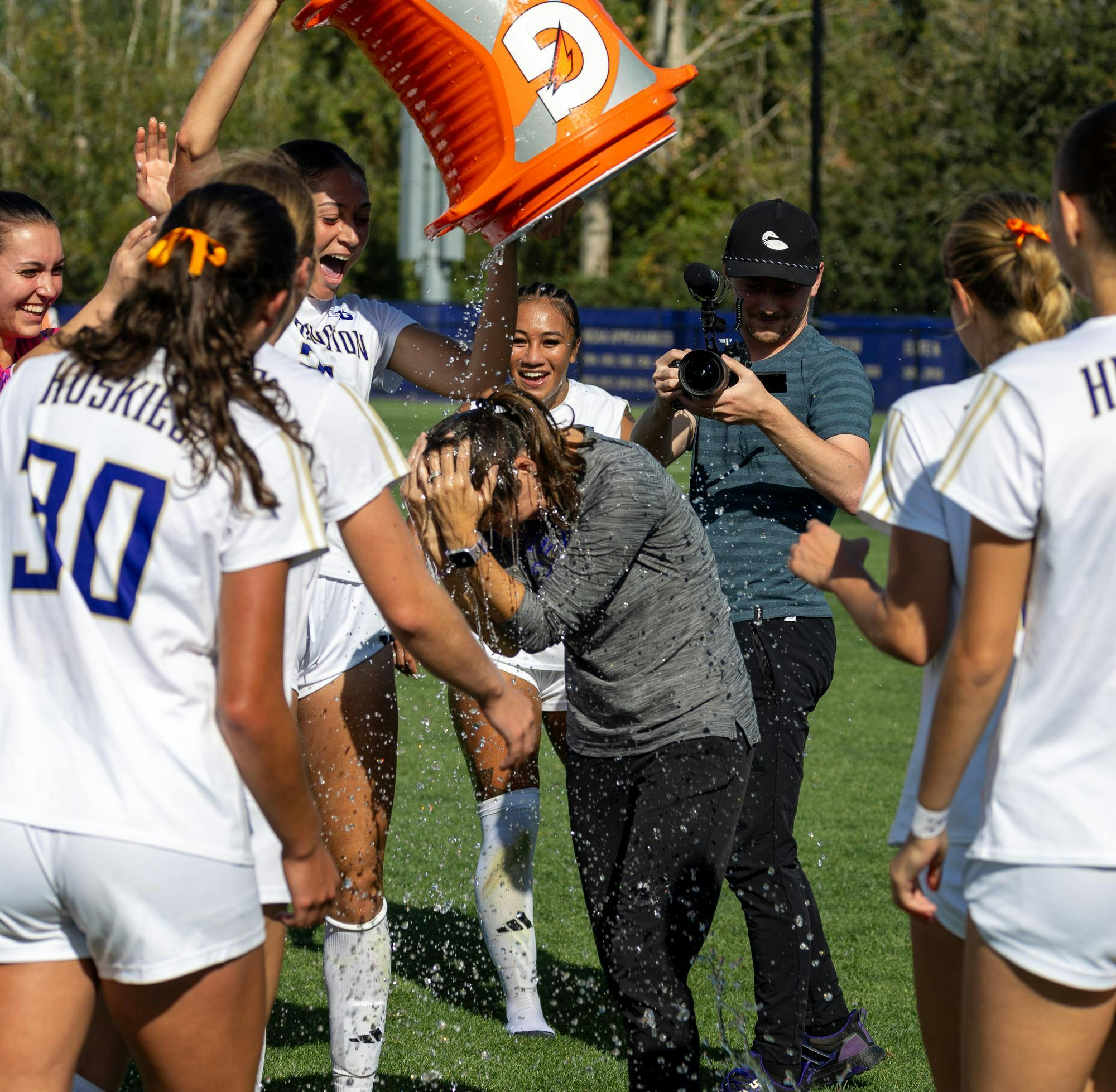 Nicole Van Dyke earns 50th win as Washington women’s soccer takes down ...