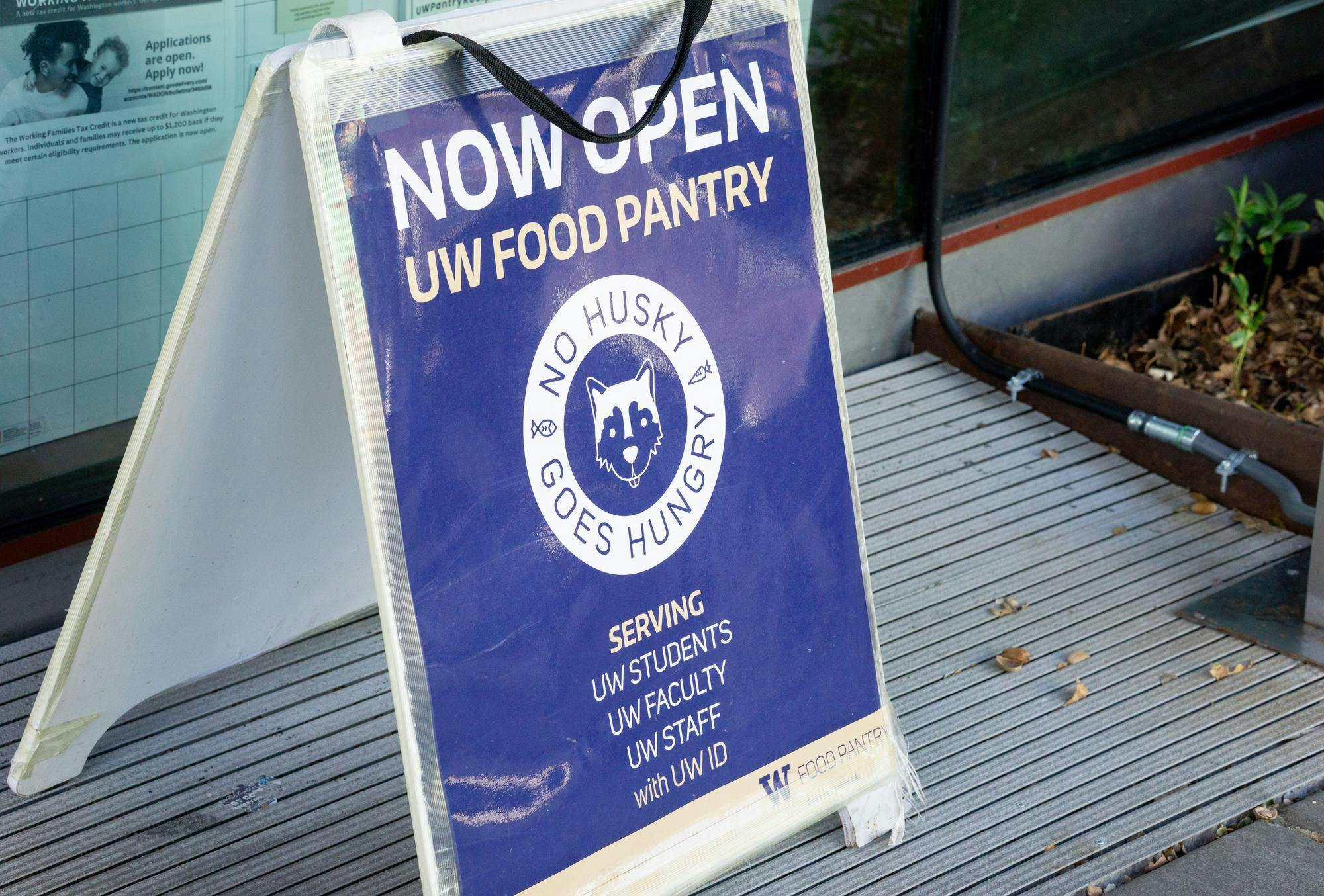 UW Food Pantry raises over $12,000 in Apple Cup Food Drive - The Daily