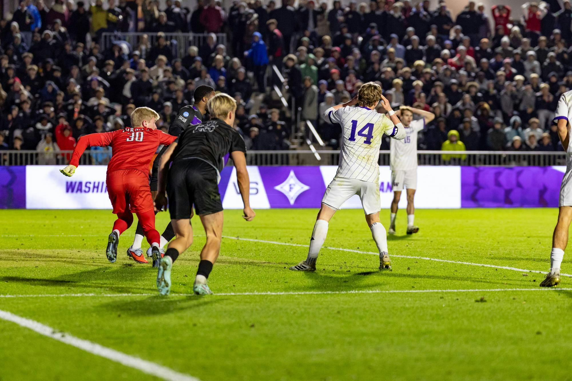 Washington men’s soccer advances to College Cup Final, defeating Furman ...