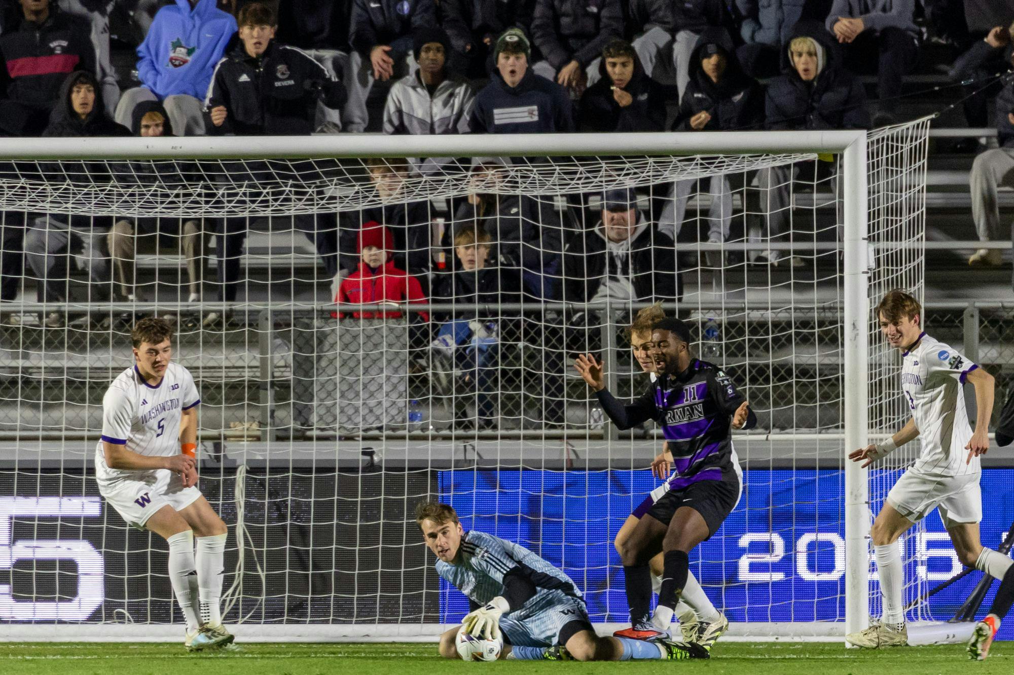 Washington men’s soccer advances to College Cup Final, defeating Furman ...