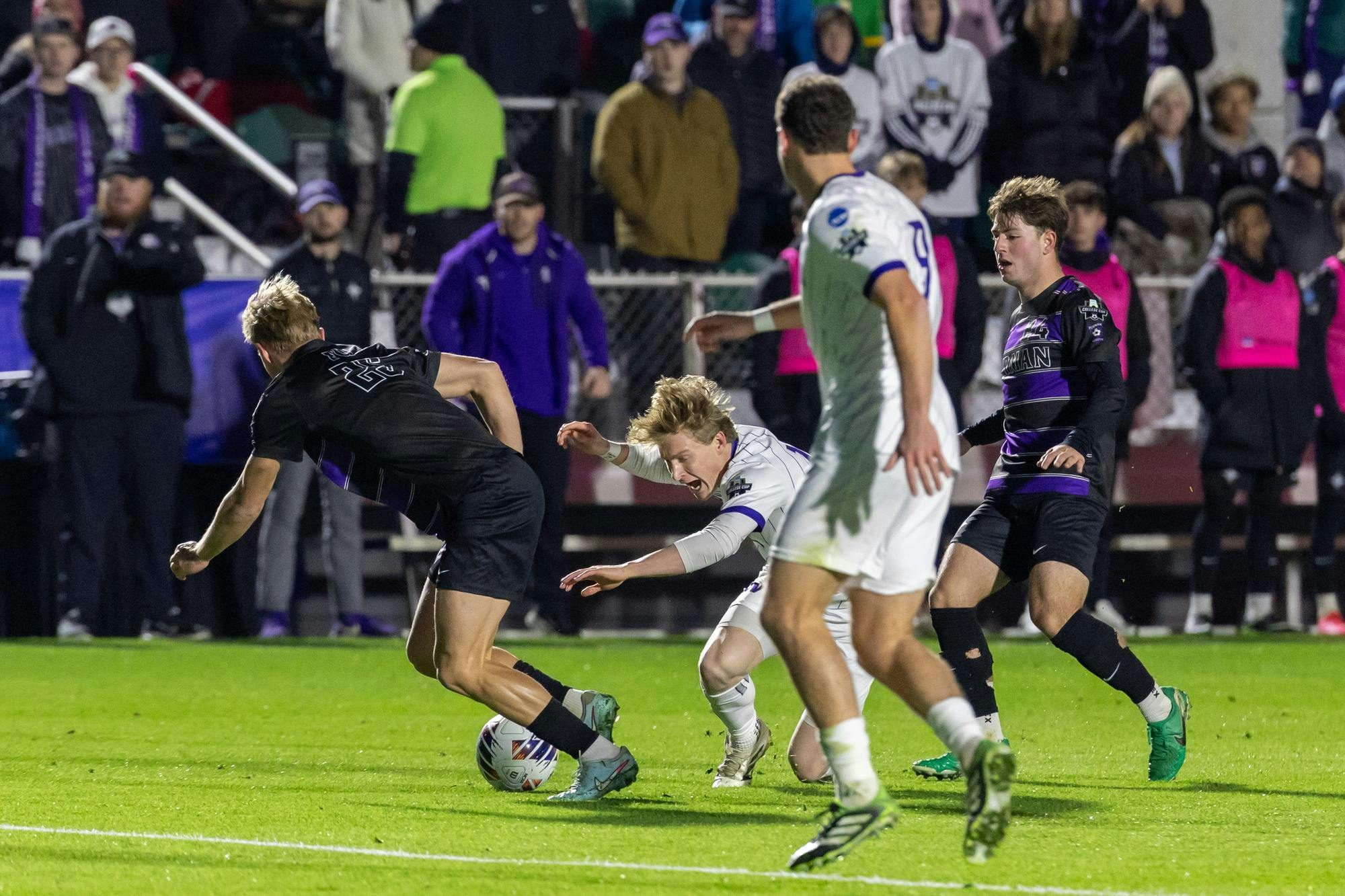 Washington men’s soccer advances to College Cup Final, defeating Furman ...
