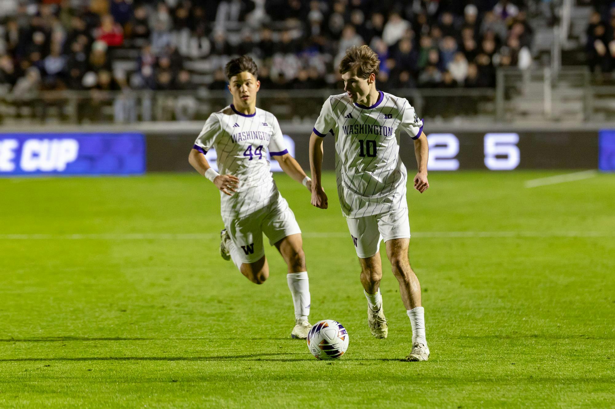 Washington men’s soccer advances to College Cup Final, defeating Furman ...