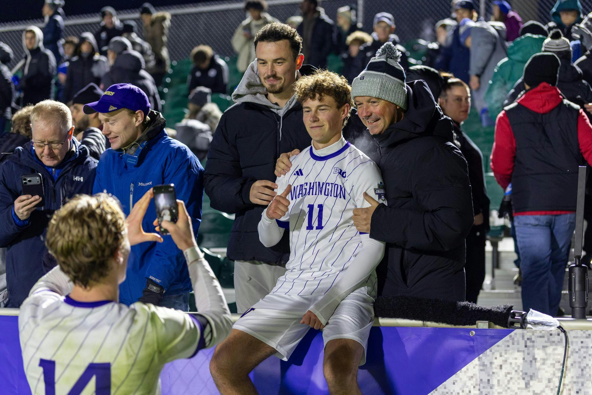 Washington men’s soccer advances to College Cup Final, defeating Furman ...