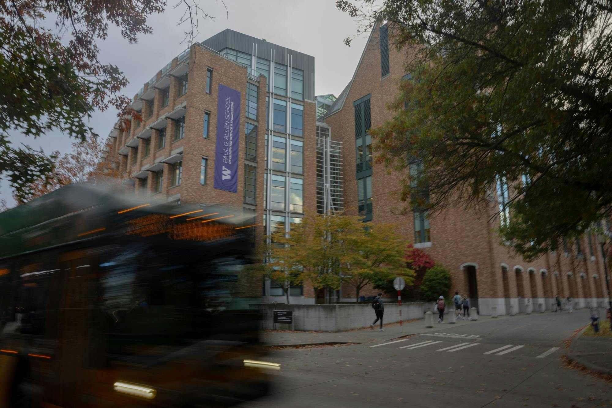 UW researchers develop AI model they say rivals human experts at ...