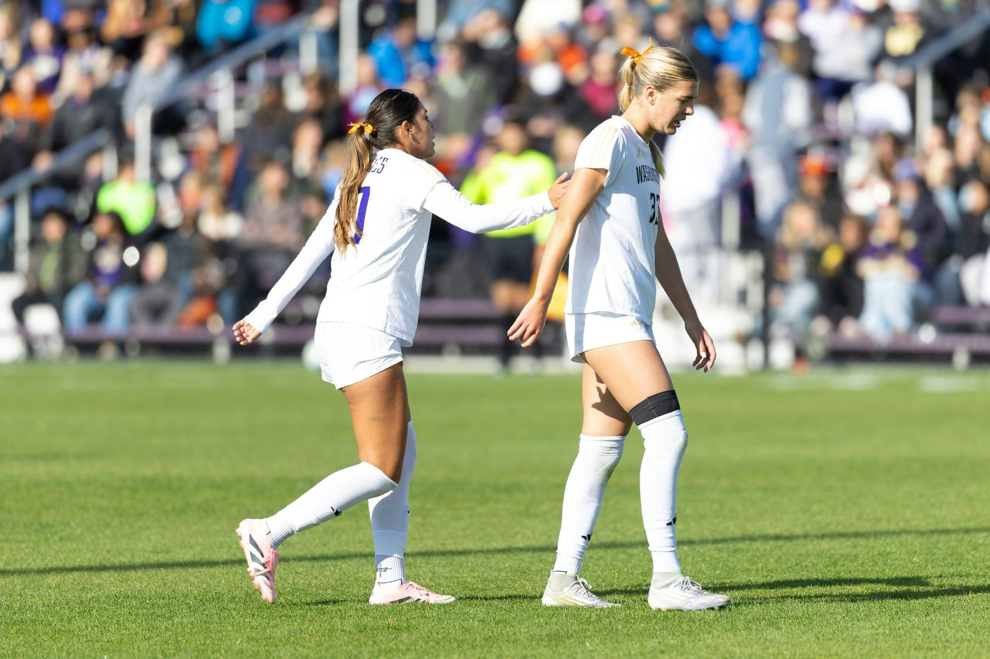 No. 8 Washington women’s soccer falls 1-0 to Oregon in regular season ...