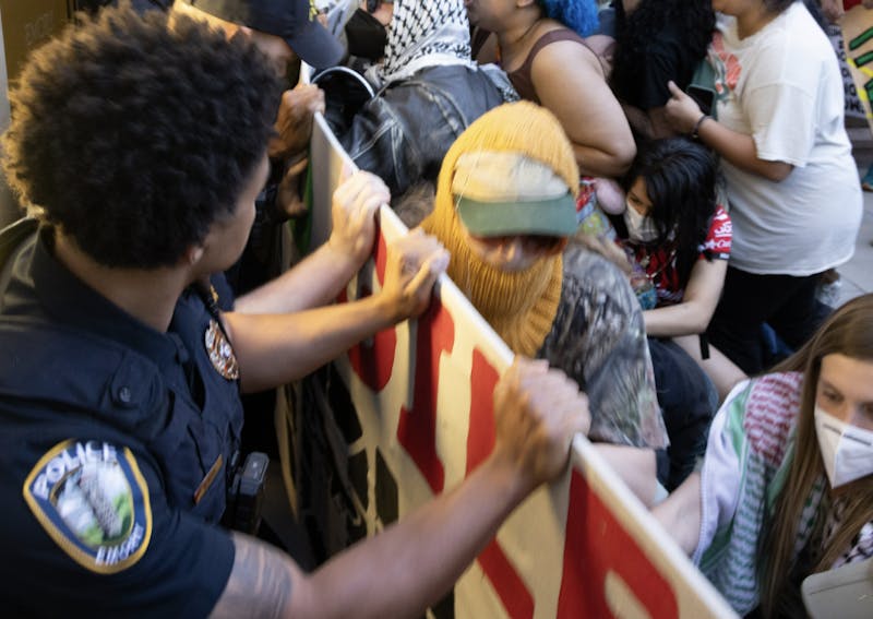 Pro-Palestine, Pro-Israel protestors gather in wake of arrests - The ...